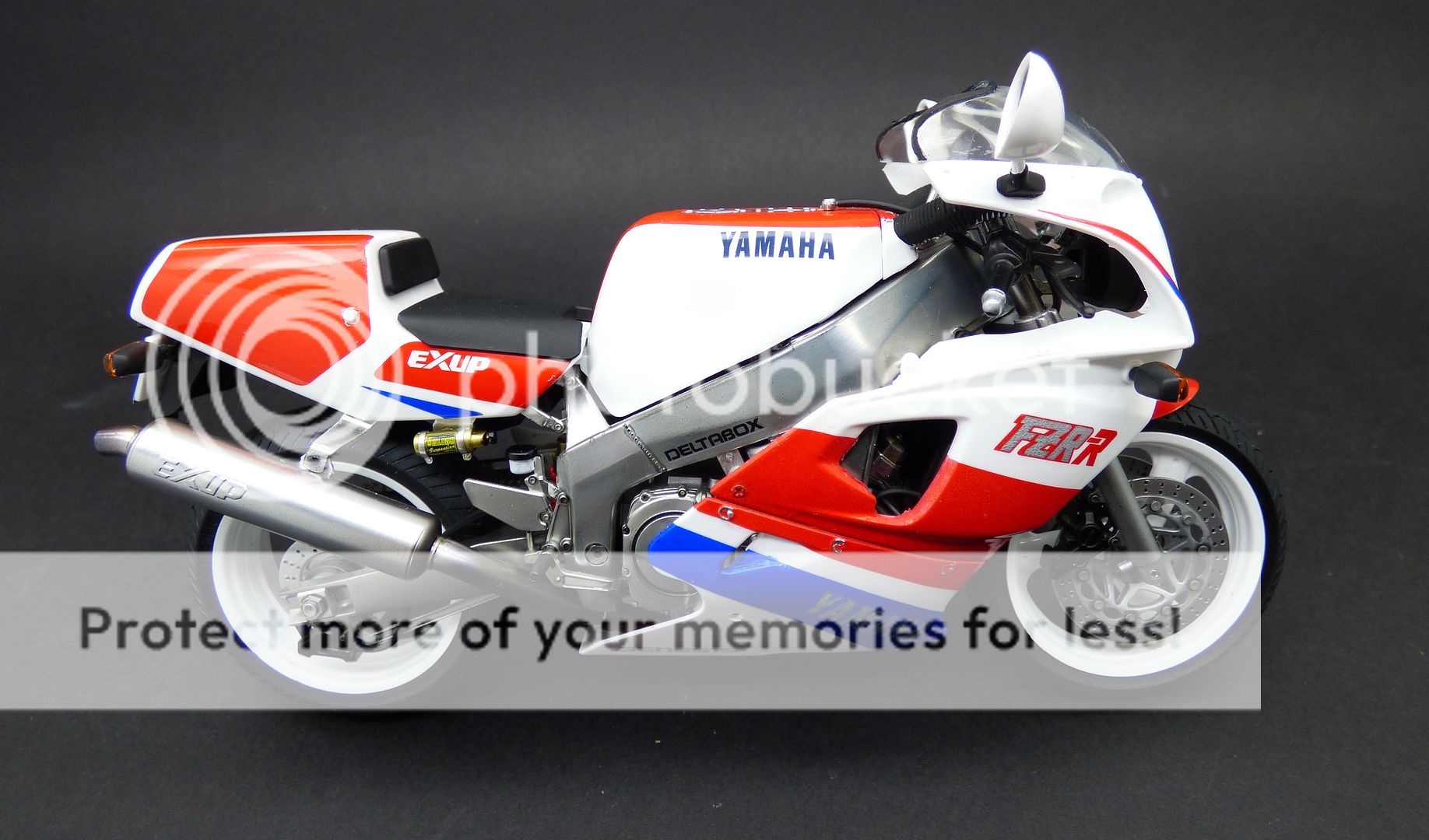 Paul's 1/12 Tamiya Yamaha Fzr 750R - International Scale Modeller